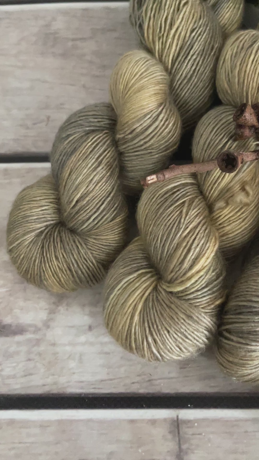 Old Gold - 4 ply silk/merino singles yarn - Osmanthus – Green Tea Yarns
